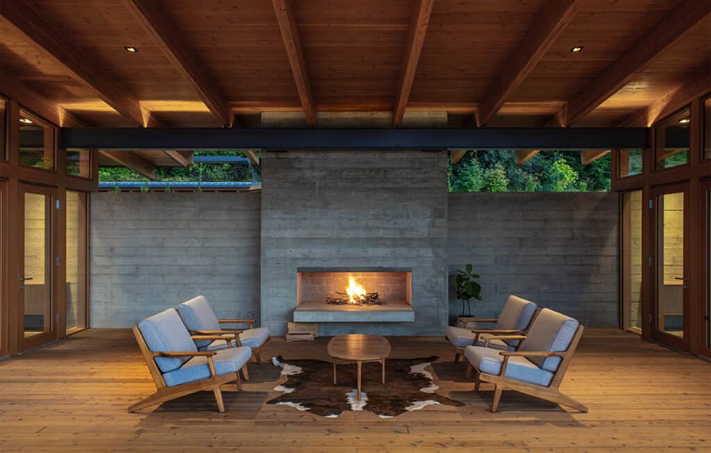 A beautiful Oregon home offers breathtaking views over Hood River Valley