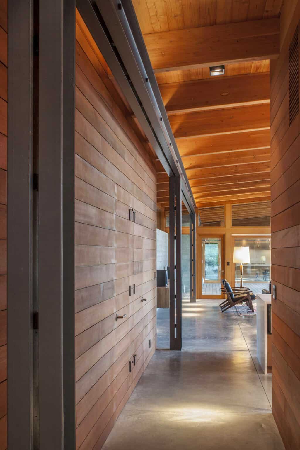 A beautiful Oregon home offers breathtaking views over Hood River Valley