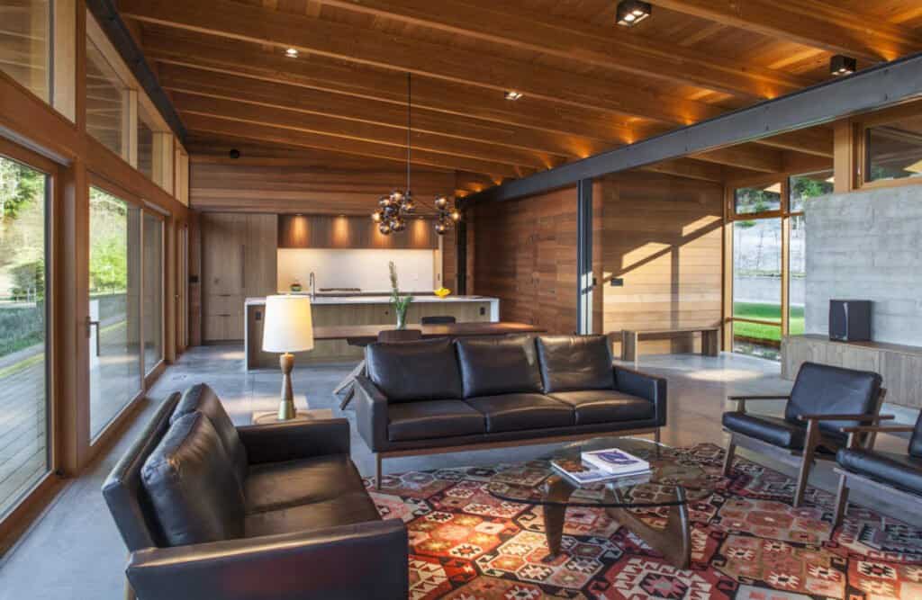 A beautiful Oregon home offers breathtaking views over Hood River Valley