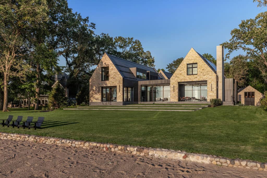 A remarkable stone and glass cottage in harmony with Lake Minnetonka