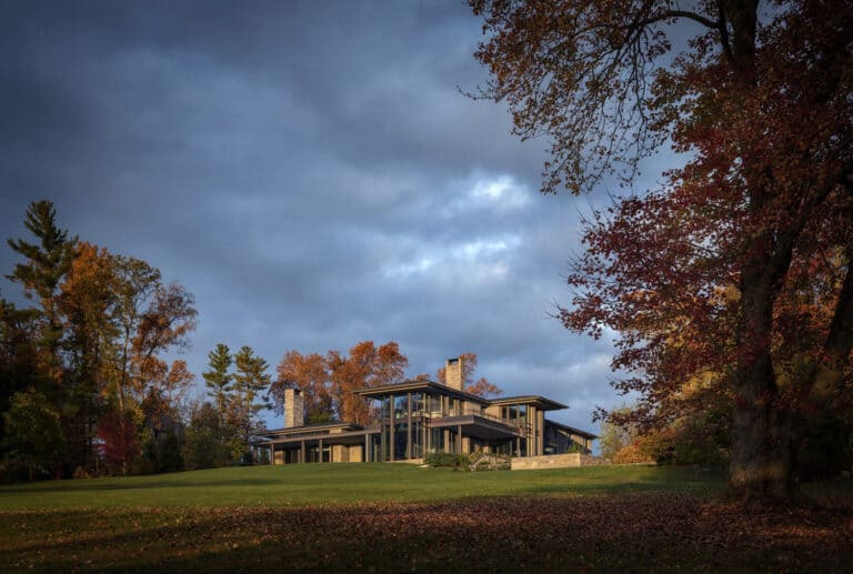 A beautiful modern country house set in the breathtaking Hudson Valley