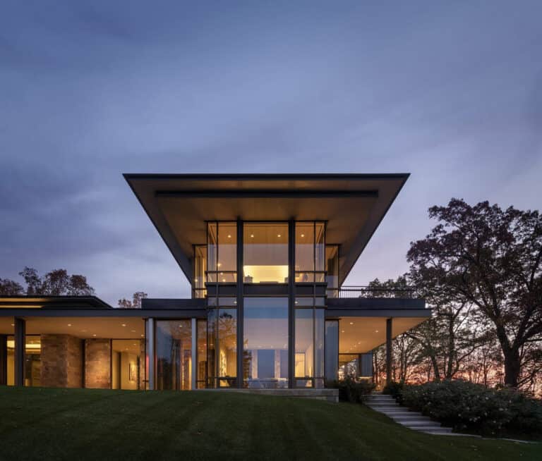 A beautiful modern country house set in the breathtaking Hudson Valley