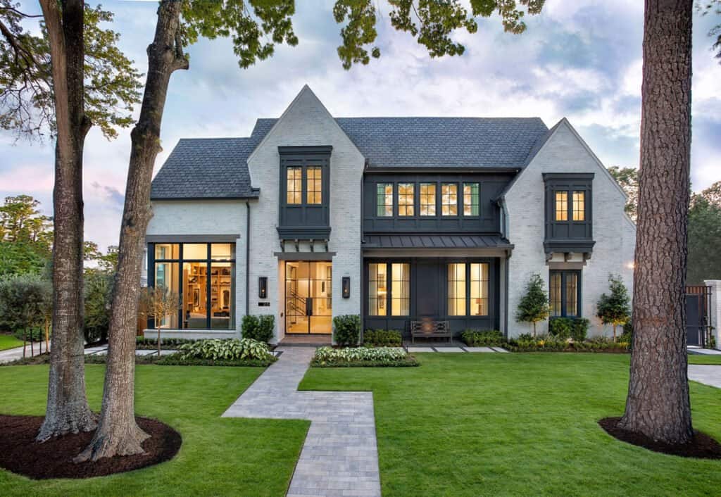 Step inside an inviting modern home with sophisticated styling in Texas