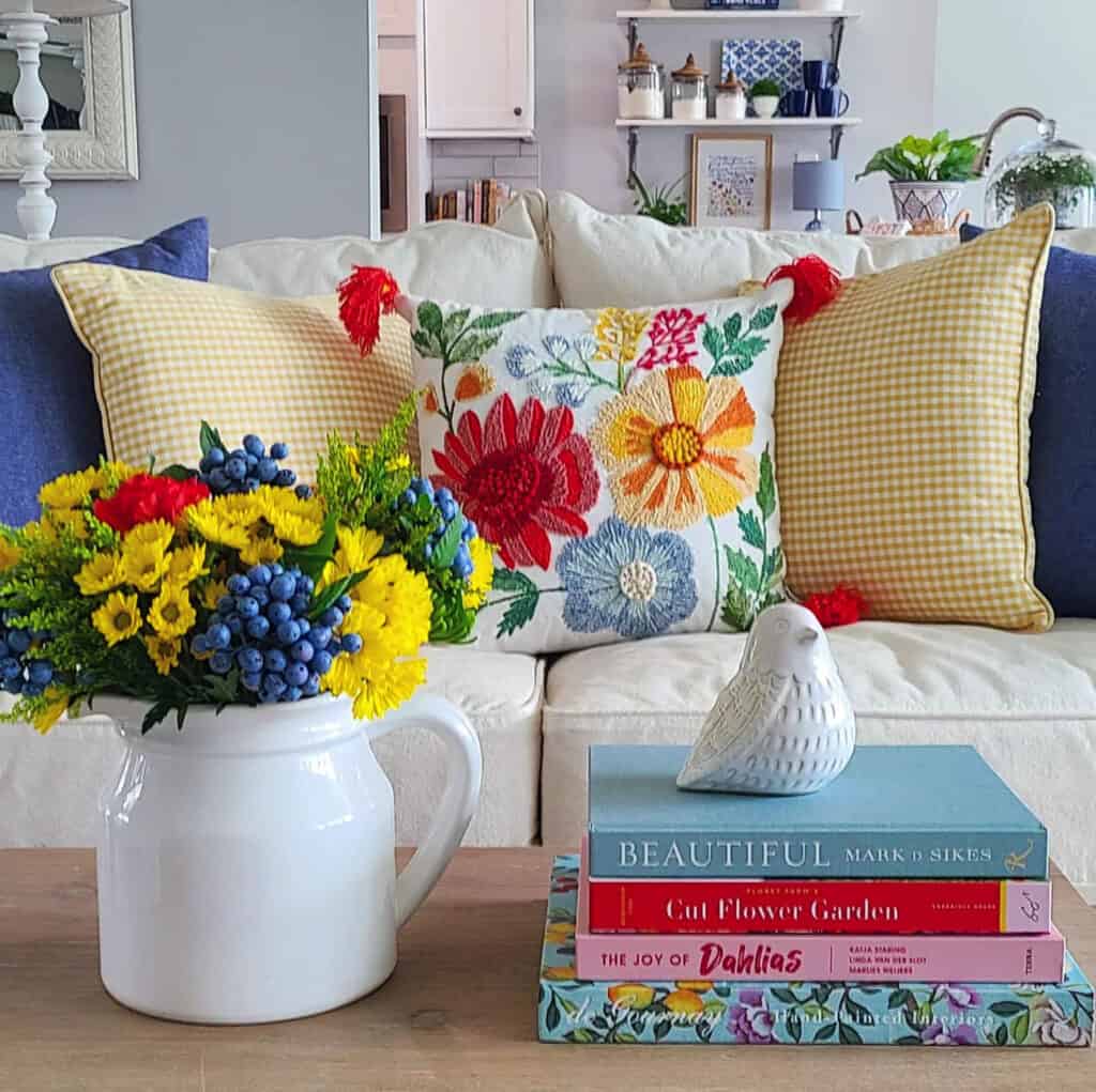 21 Bright and Beautiful Spring Decorating Ideas With Fresh Blooms