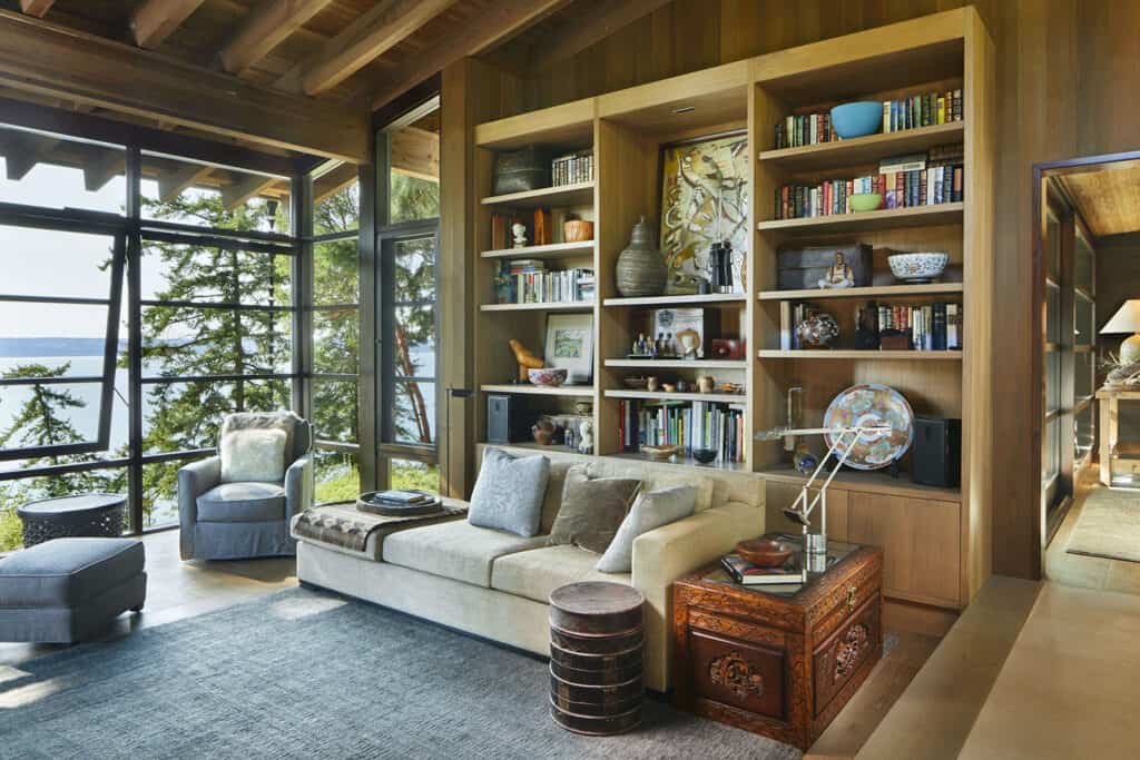 This modern beach house provides a cozy refuge in Washington State