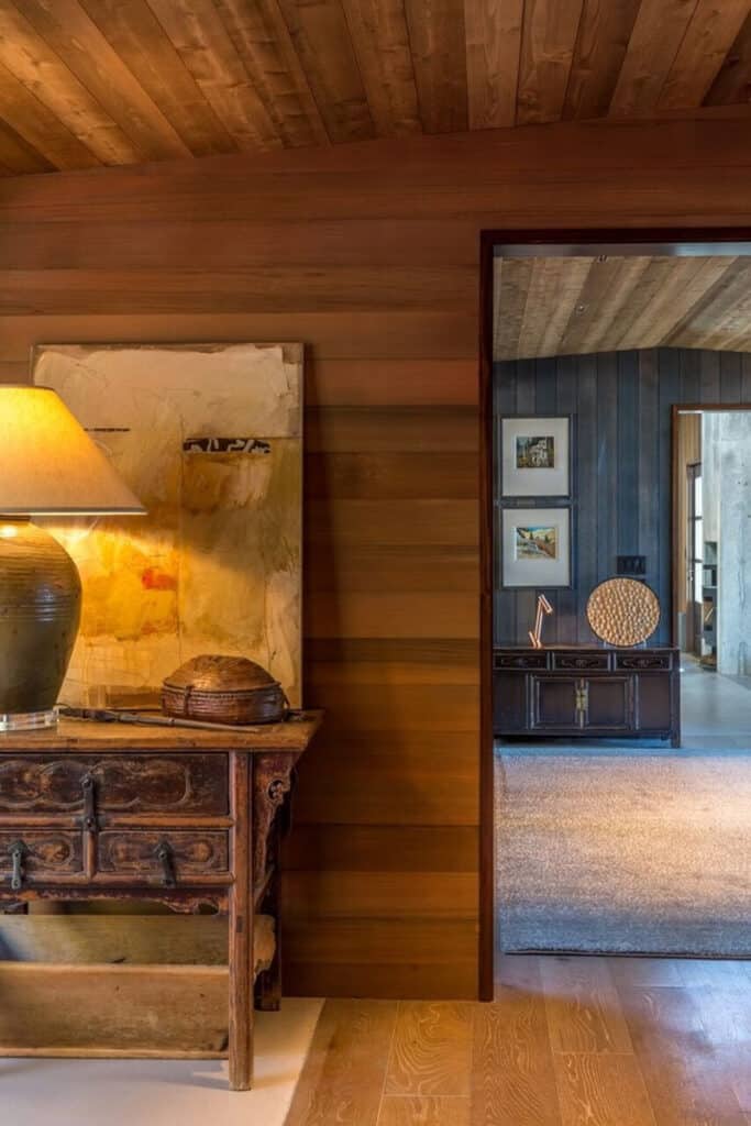 This modern beach house provides a cozy refuge in Washington State