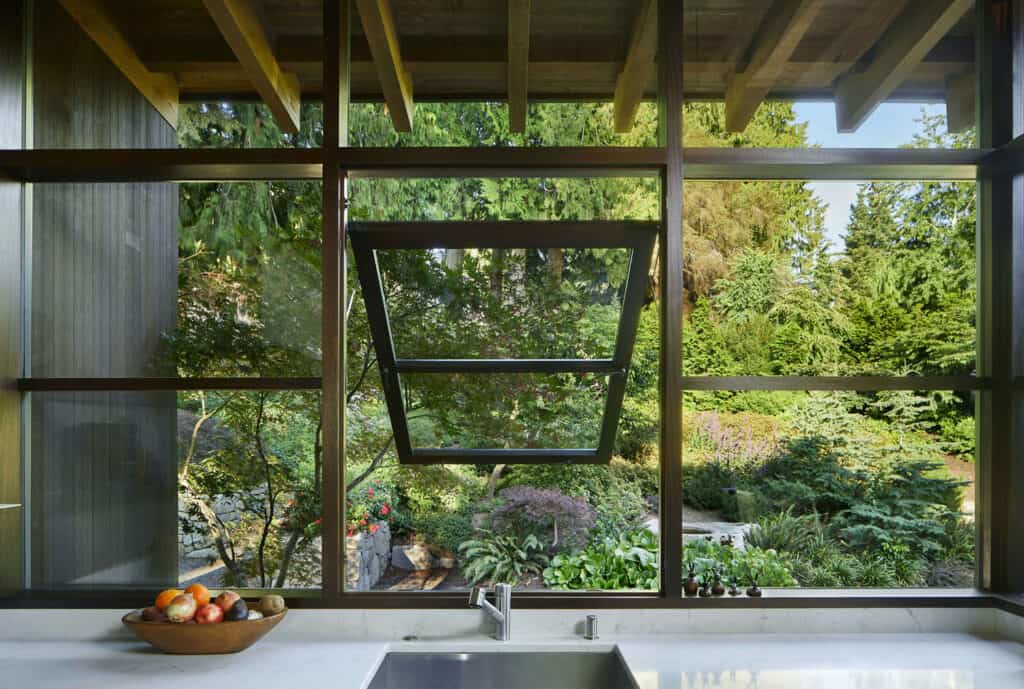 This modern beach house provides a cozy refuge in Washington State