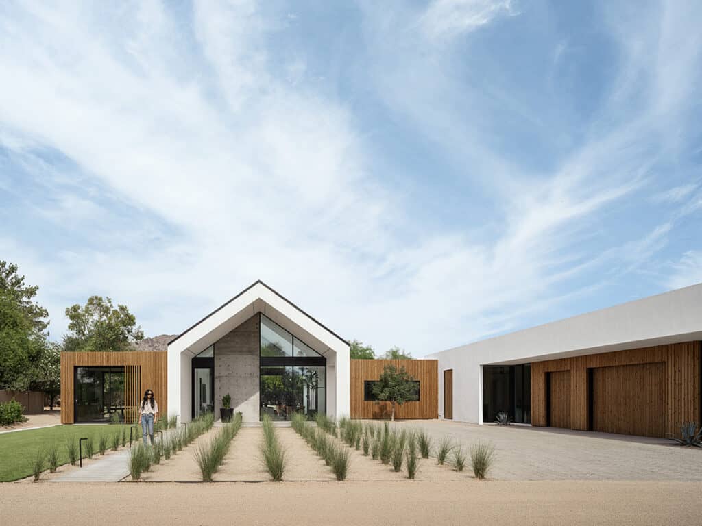 This modern Arizona desert home has amazing indoor and outdoor living