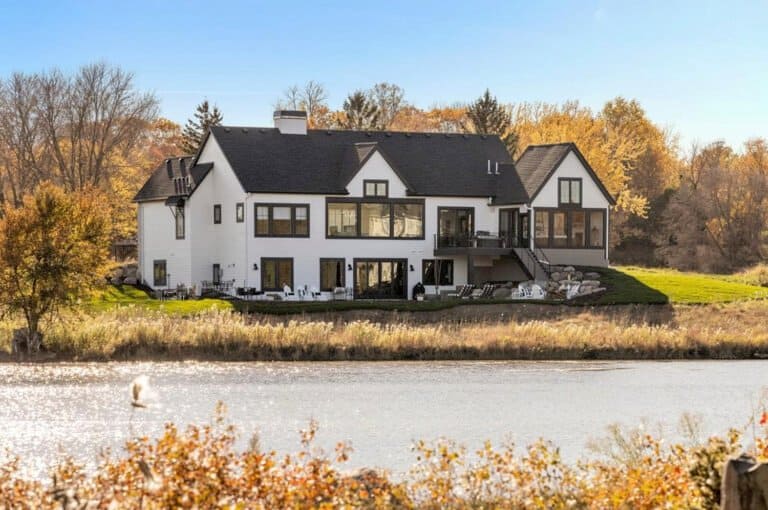 This warm and rustic Minnesota home embraces its beautiful landscape