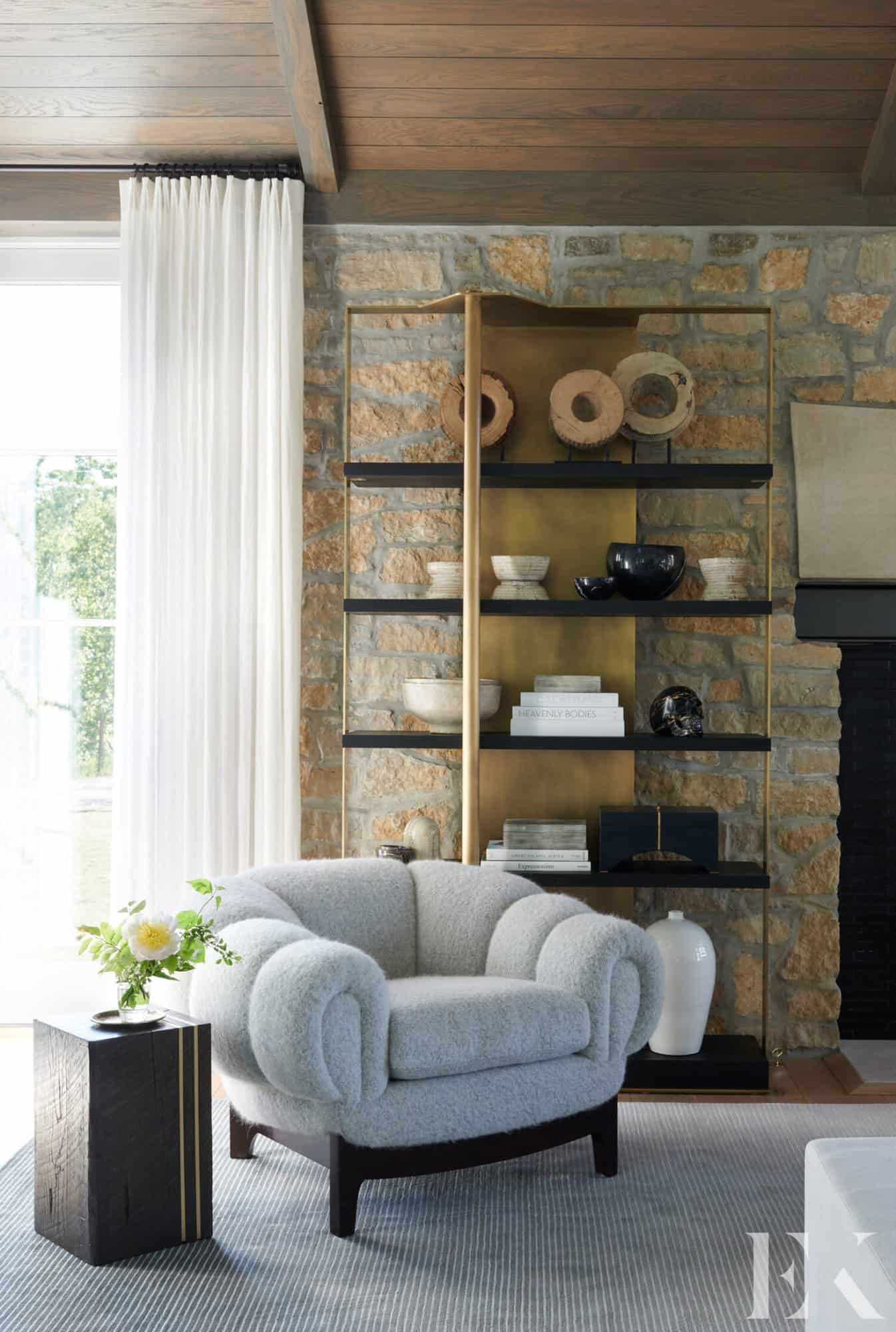 Modern farmhouse estate in Michigan has the most dreamy living spaces