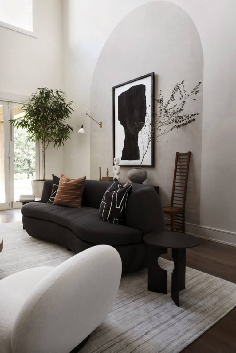 A relaxed modern home in Dallas gets an incredibly gorgeous makeover