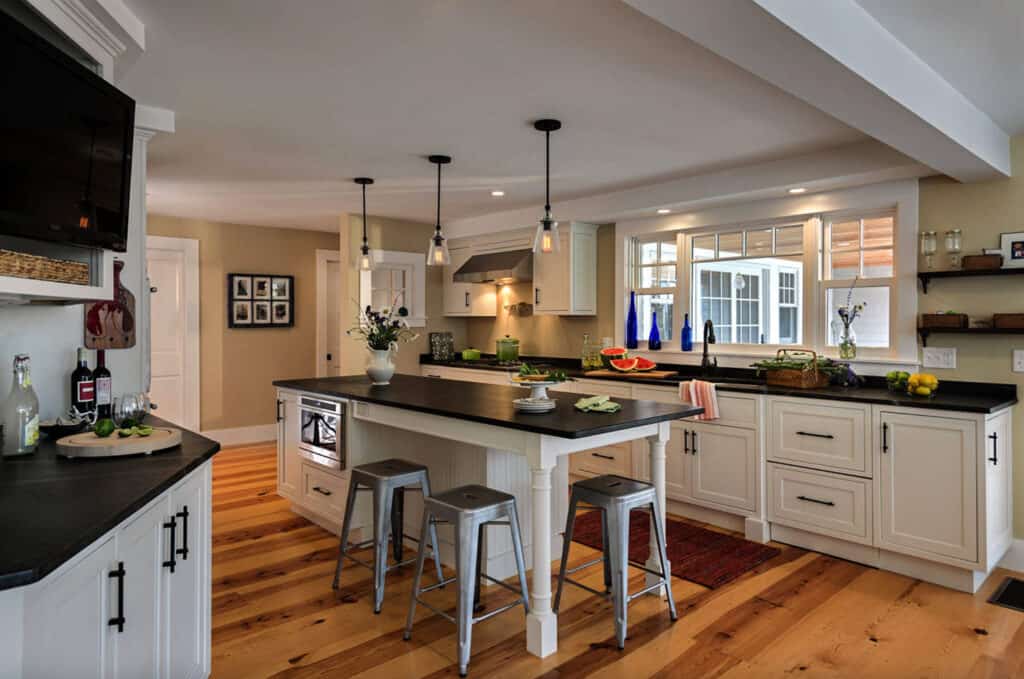 Take a peek inside this glorious Cape Cod style cottage in coastal Maine
