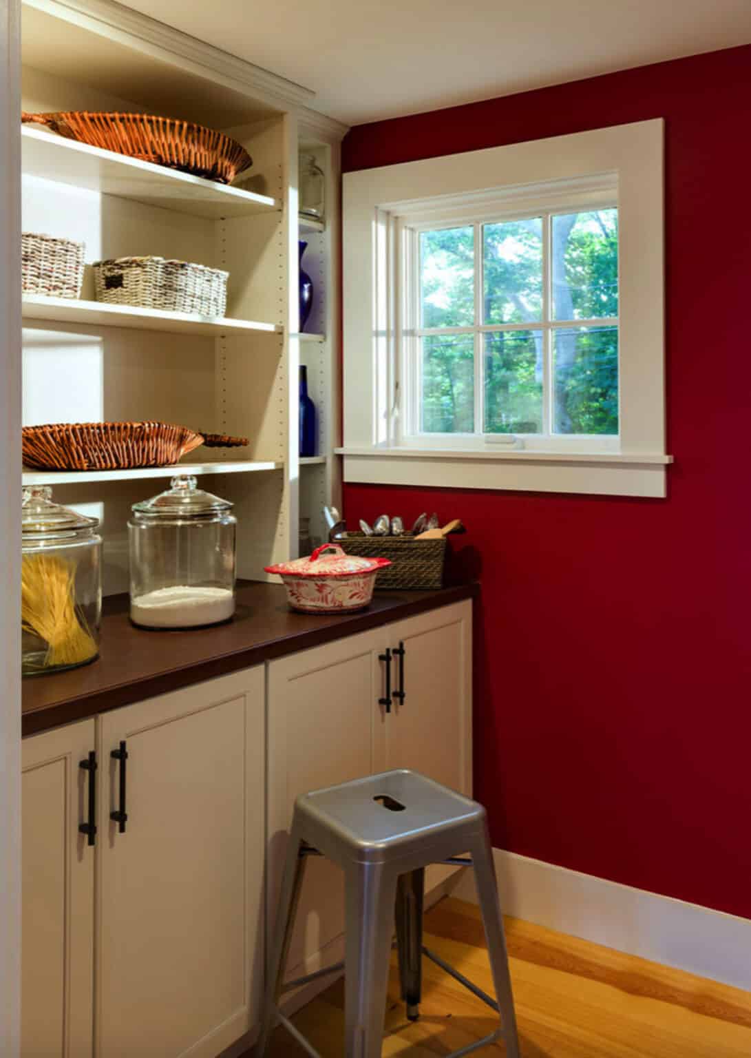 Take a peek inside this glorious Cape Cod style cottage in coastal Maine