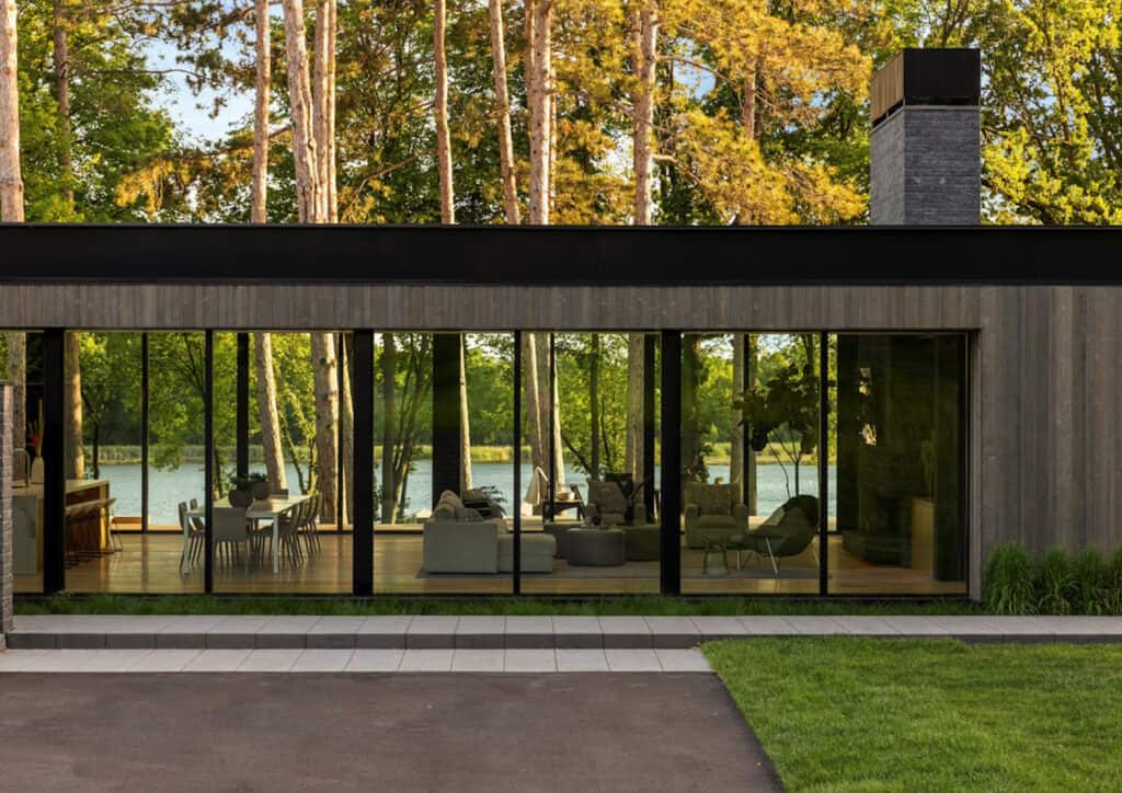 Absolutely stunning modern house on the shores of Lake Minnetonka