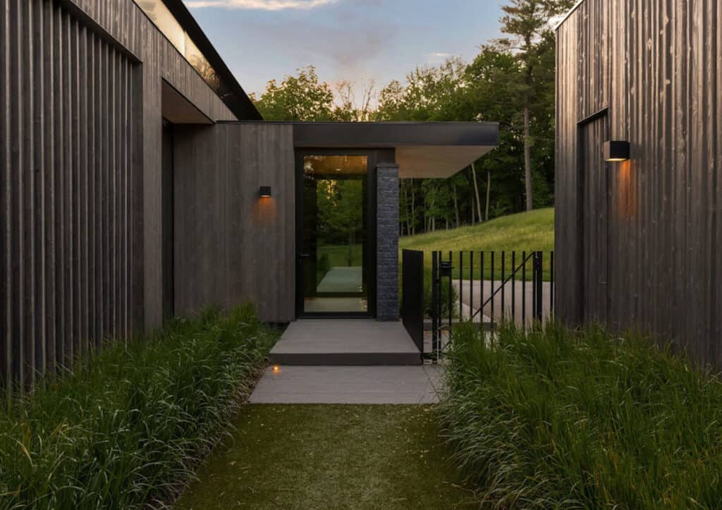 Absolutely stunning modern house on the shores of Lake Minnetonka
