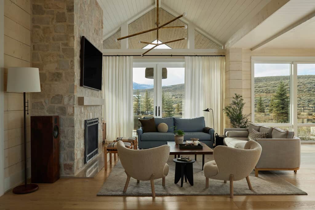 Tour this stunning home in the Utah countryside: Elk Ranch House
