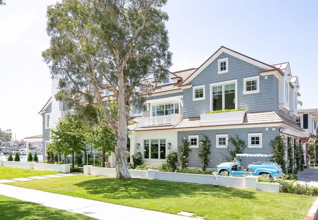 See a sophisticated coastal chic harborfront home in Newport Beach