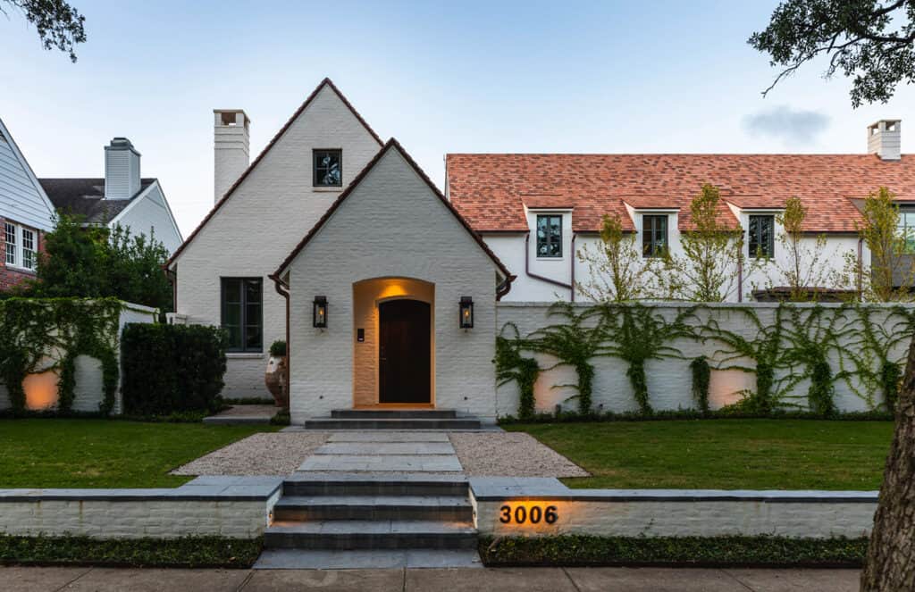 Tour this inviting Houston home with beautifully designed interiors