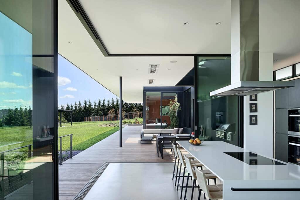This amazing modern house cantilevers over Oregon wine country