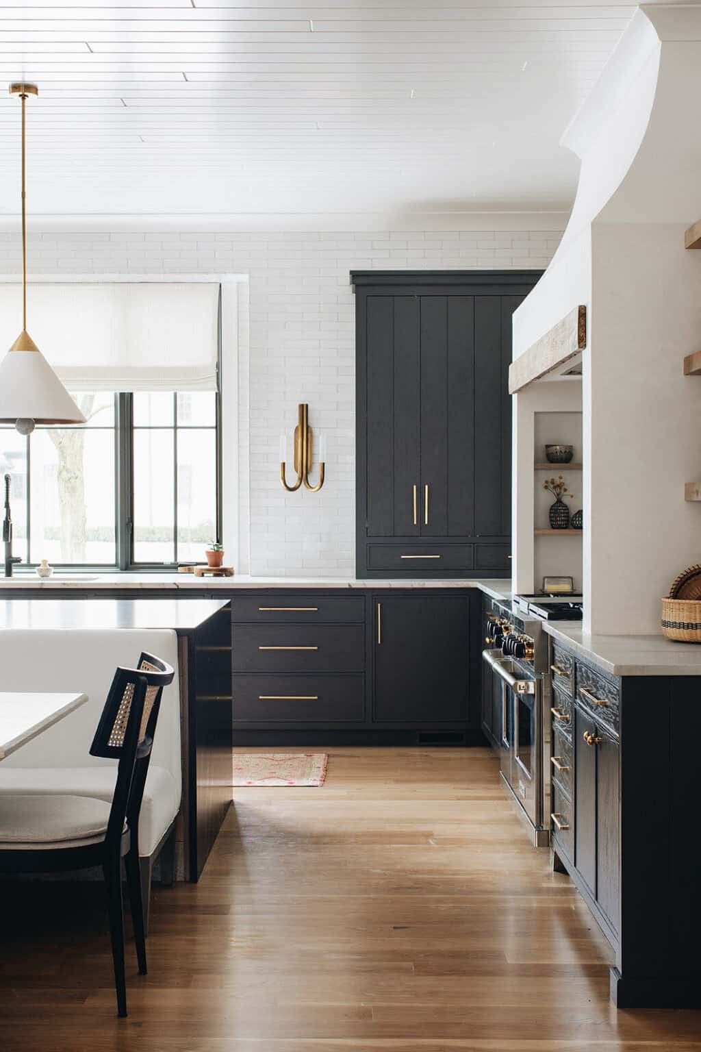 House Tour: An elegant home in Illinois with drool worthy interiors