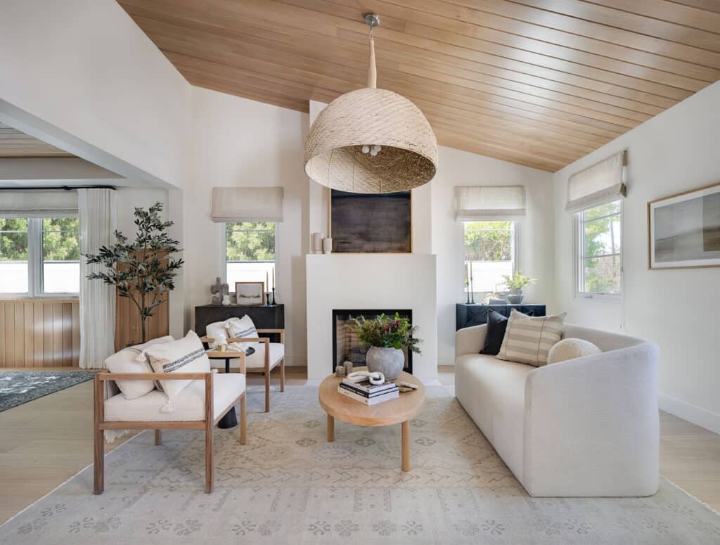 This calming coastal home in Manhattan Beach has swoon worthy details