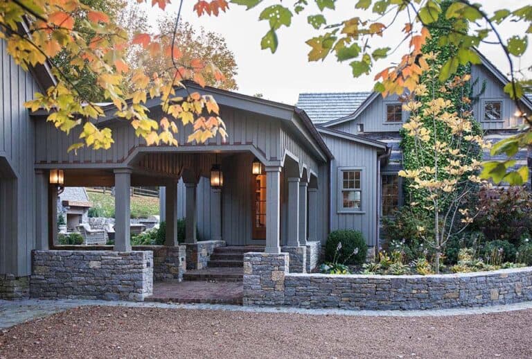 Charming historic farmhouse in Tennessee with a peaceful forest backdrop