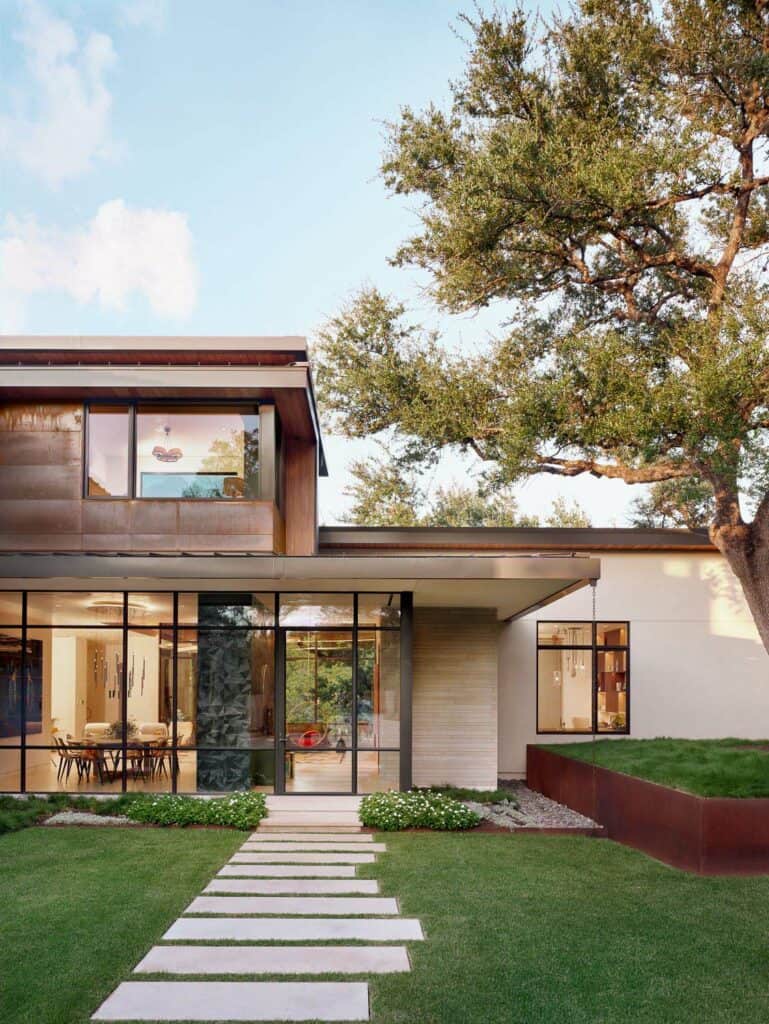 An incredible cliffside house perched high above Lake Austin, Texas