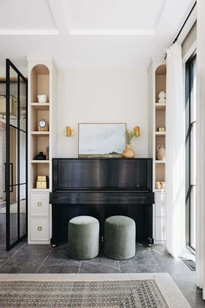 See this moody modern house in Illinois with stunning living spaces