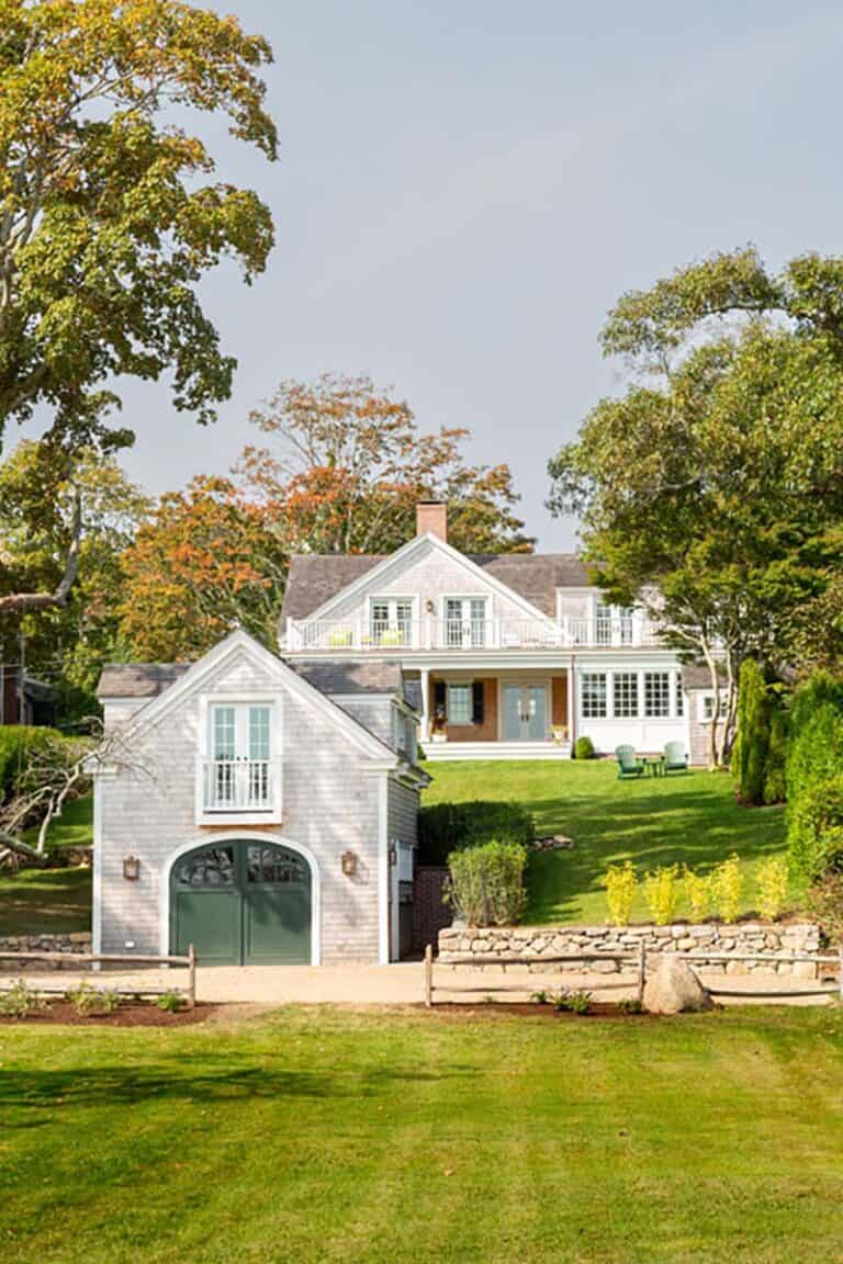 A historic seaside cottage gets a charming makeover in Vineyard Haven