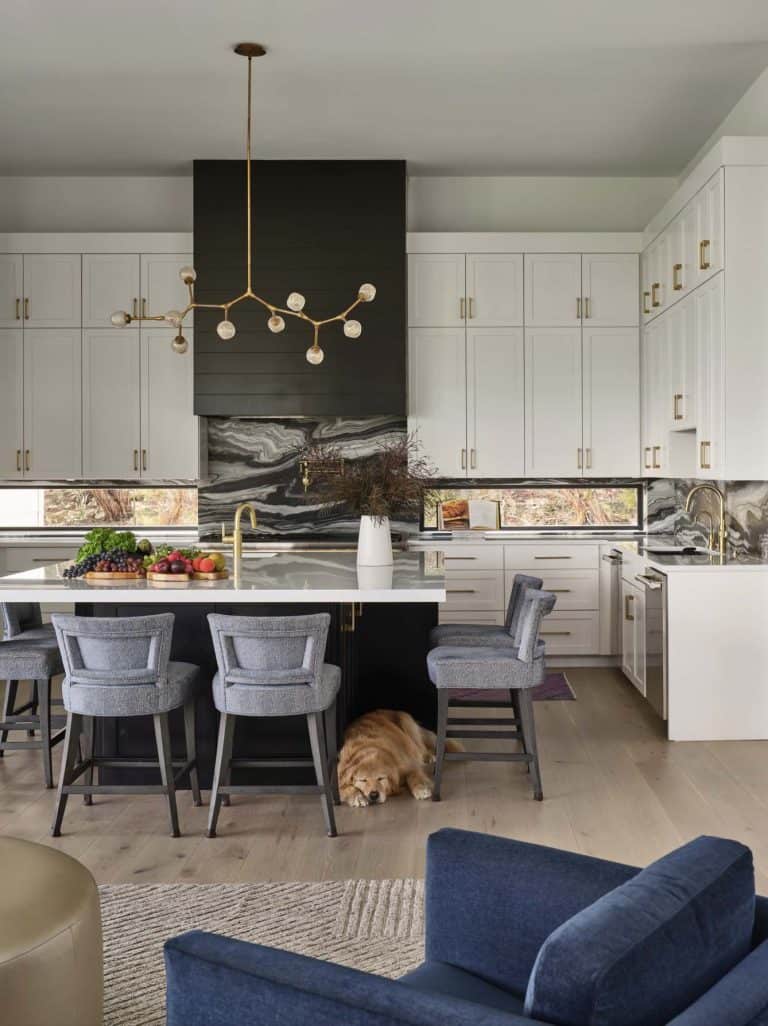 A modern yet welcoming house with downtown Austin skyline views