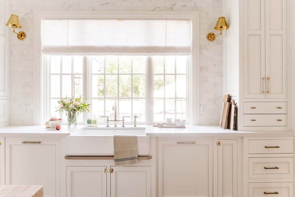 Tour this countryside colonial house in Utah with stylish living spaces