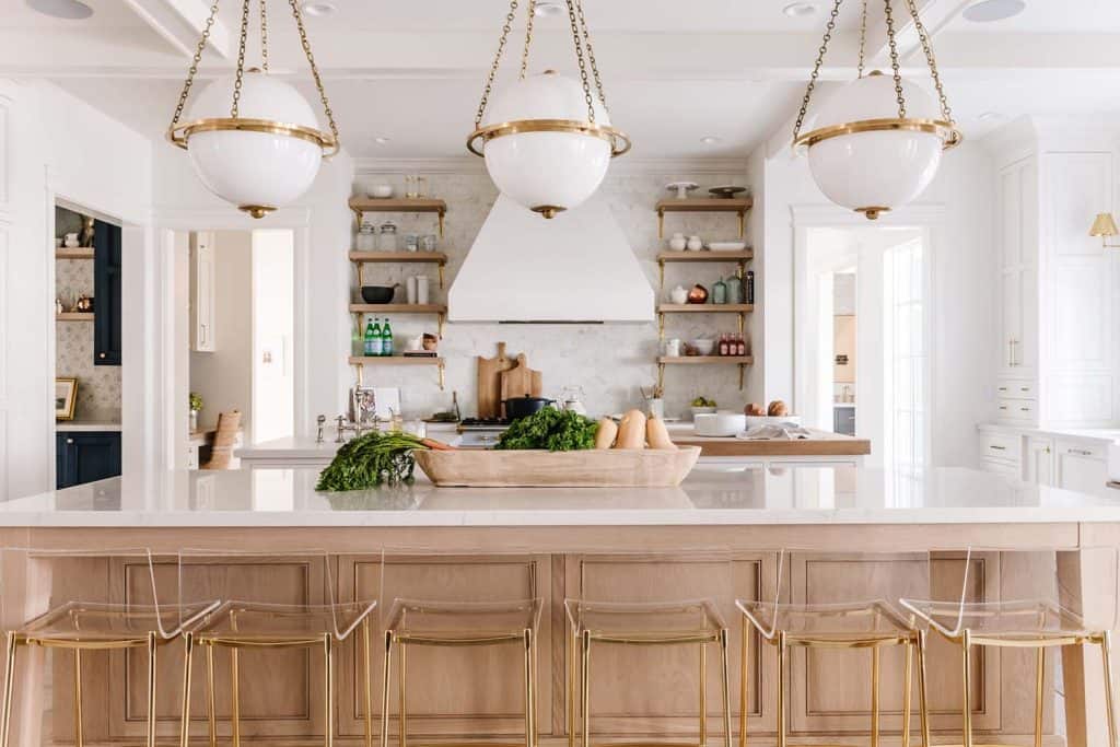 Tour this countryside colonial house in Utah with stylish living spaces