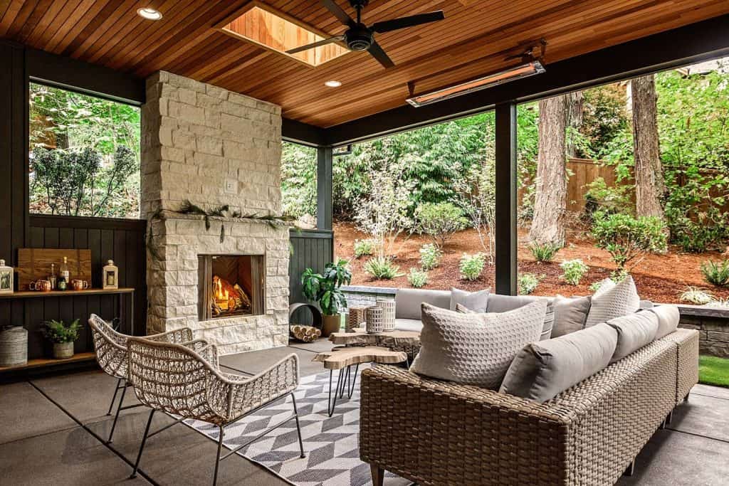 Step into this inviting Oregon house with modern rustic features