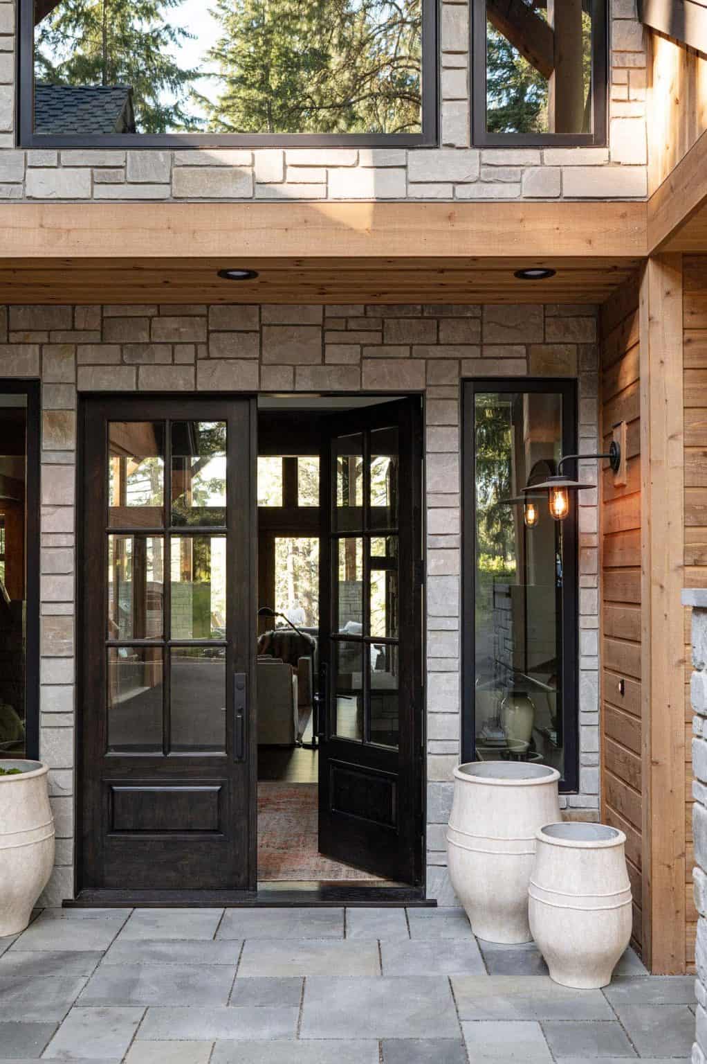 Inside this dreamy mountain retreat in the breathtaking Cascade Mountains
