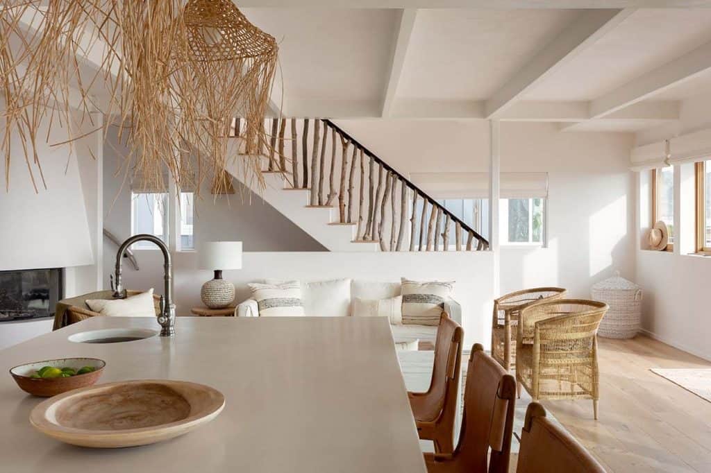A California beach house blends coastal charm with vintage details