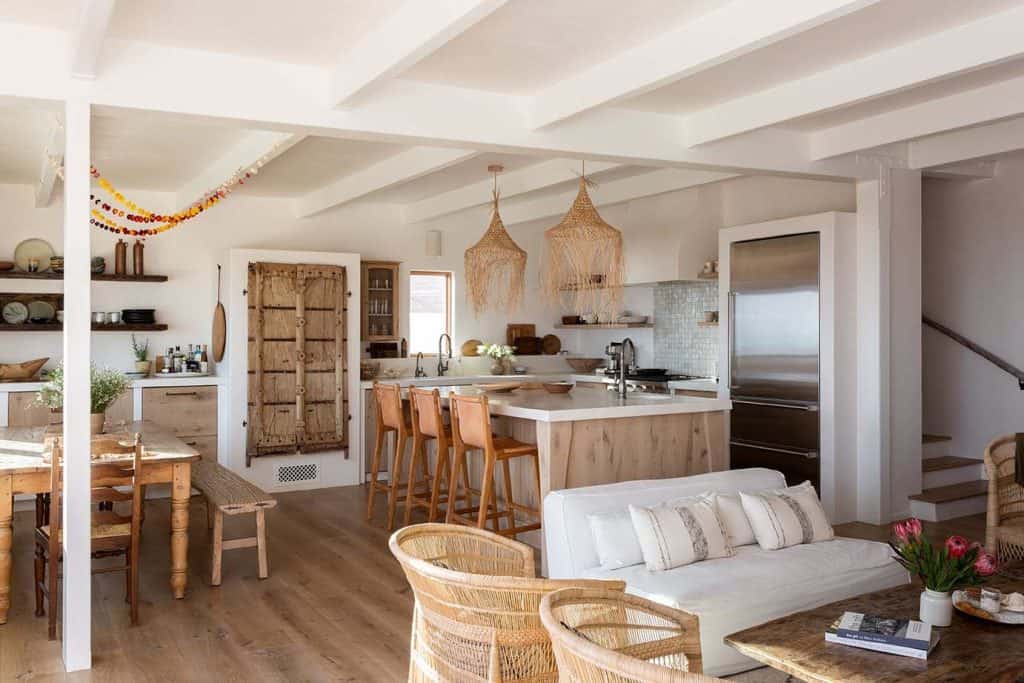 A California beach house blends coastal charm with vintage details