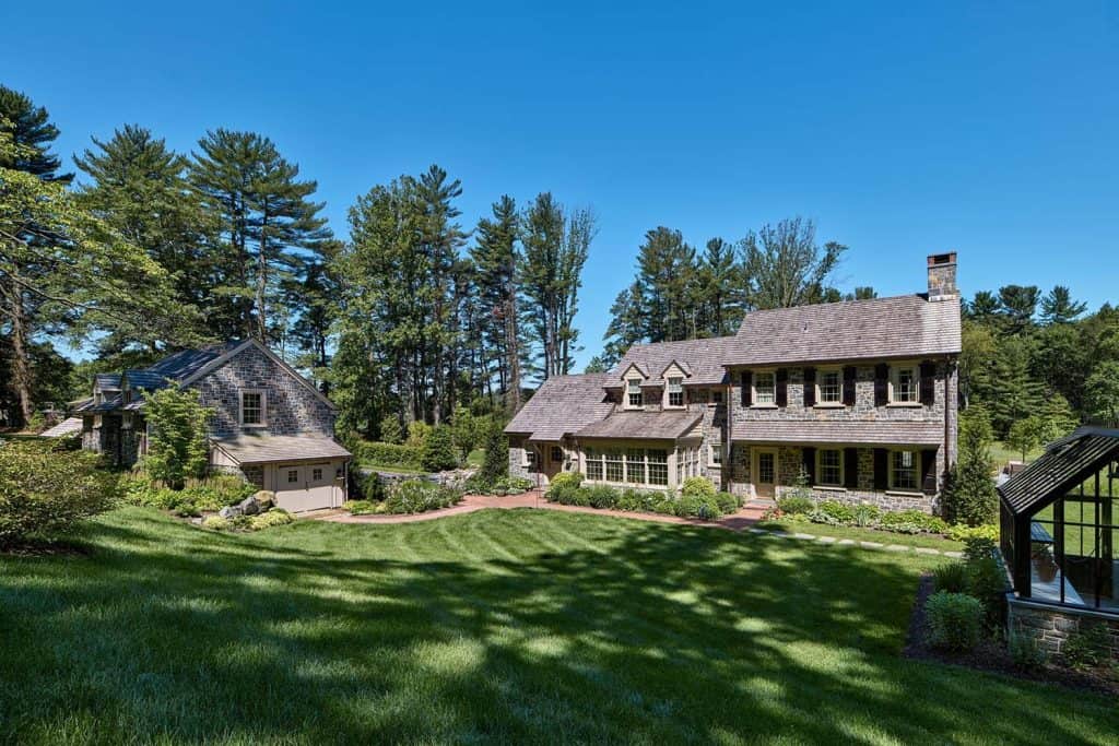 A charming stone house in Delaware with a peaceful countryside setting