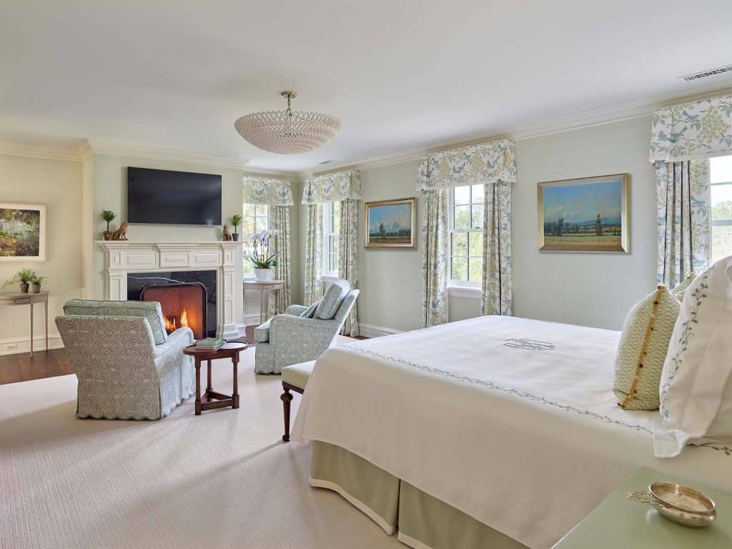 A charming stone house in Delaware with a peaceful countryside setting
