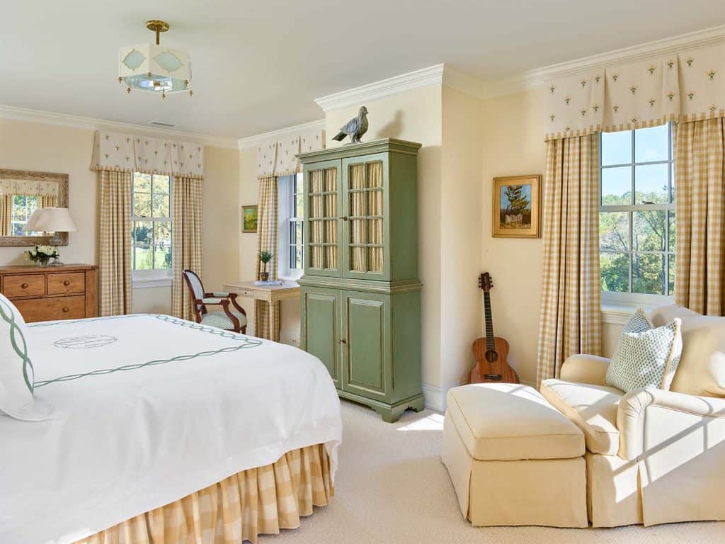 A charming stone house in Delaware with a peaceful countryside setting