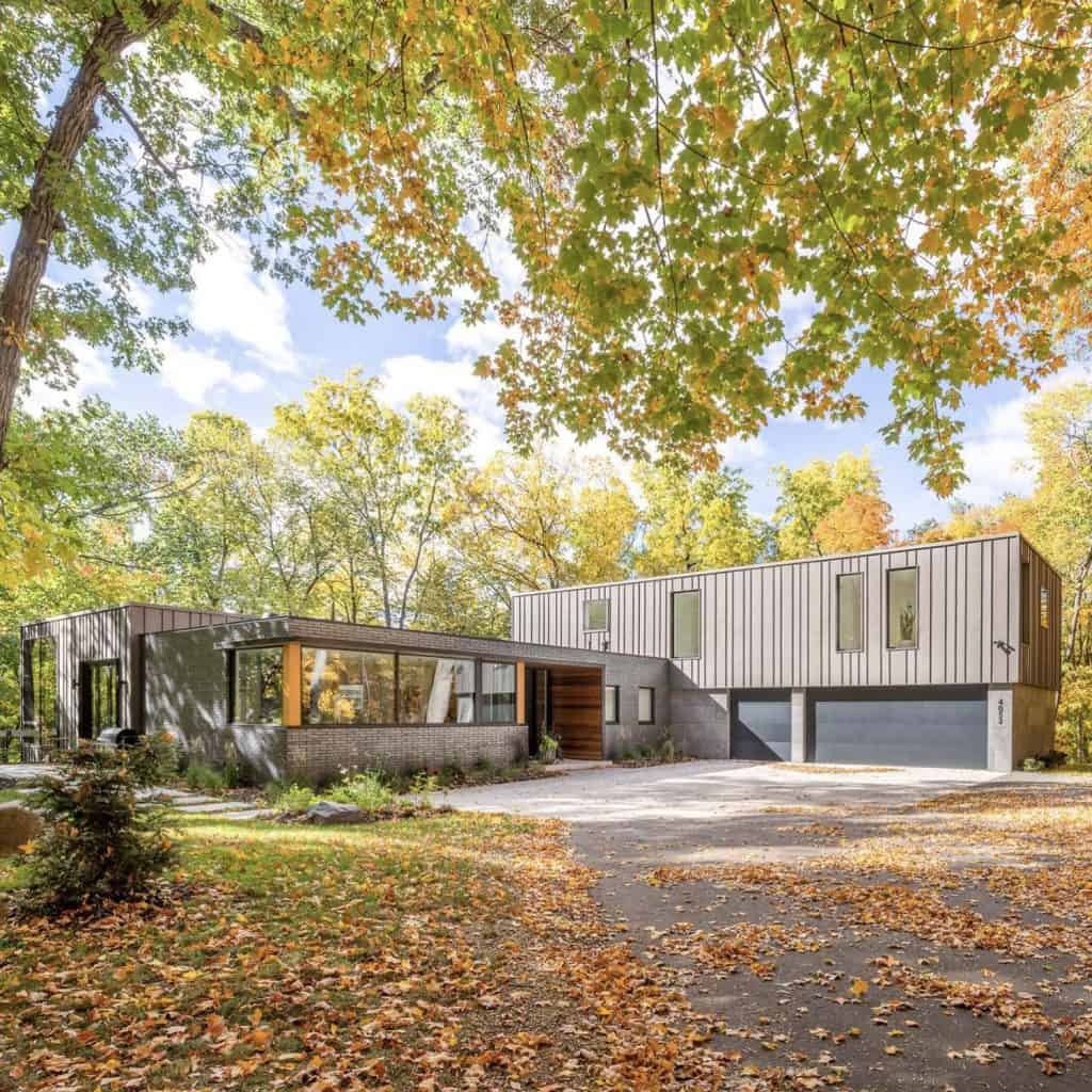 This modern serene home in Minnesota is in perfect harmony with nature
