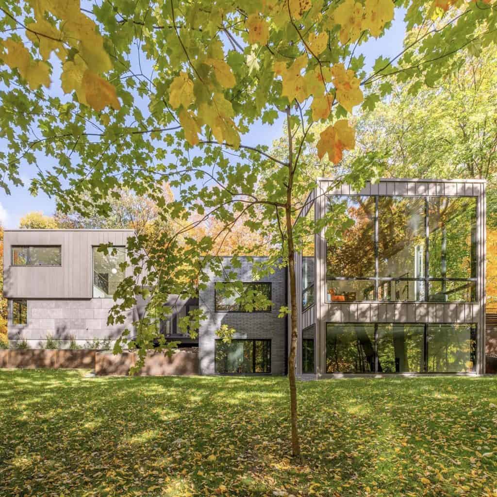 This modern serene home in Minnesota is in perfect harmony with nature