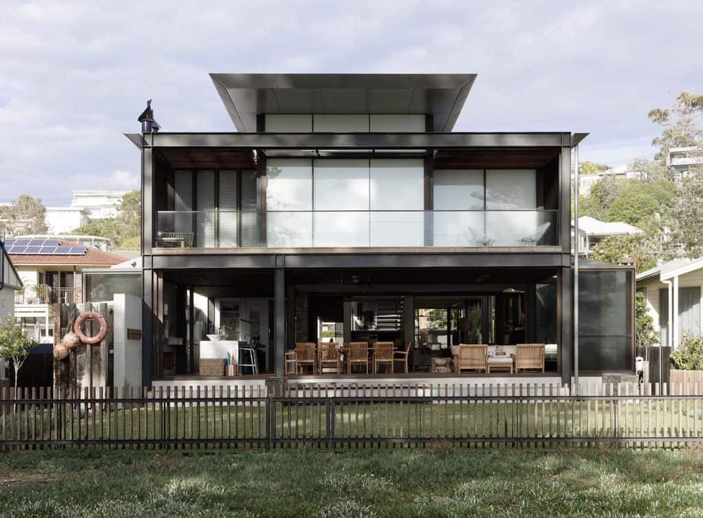 Breezy indoor outdoor living in this magnificent Aussie beach house