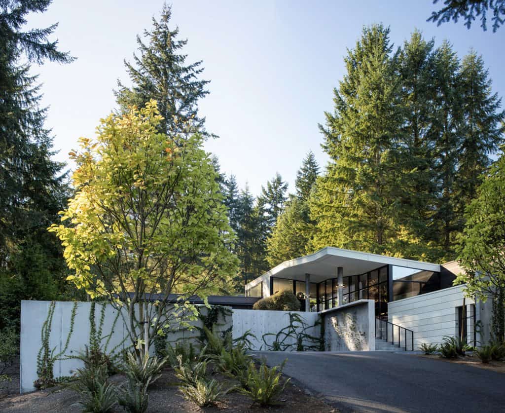 This extraordinary Washington house has a seamless indoor-outdoor flow