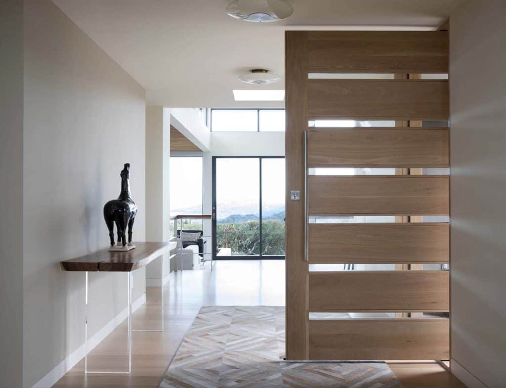 A modern house gets a dramatic makeover with views of the San Francisco Bay