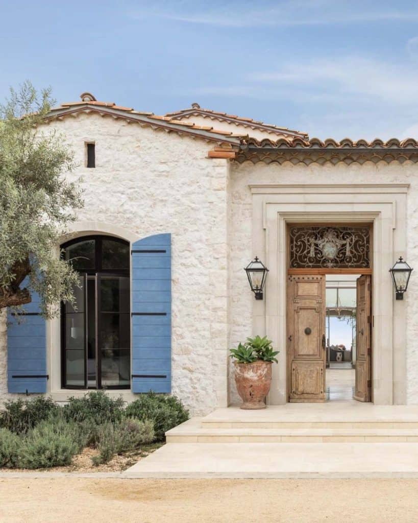 A captivating Laguna Beach house inspired by Mediterranean architecture