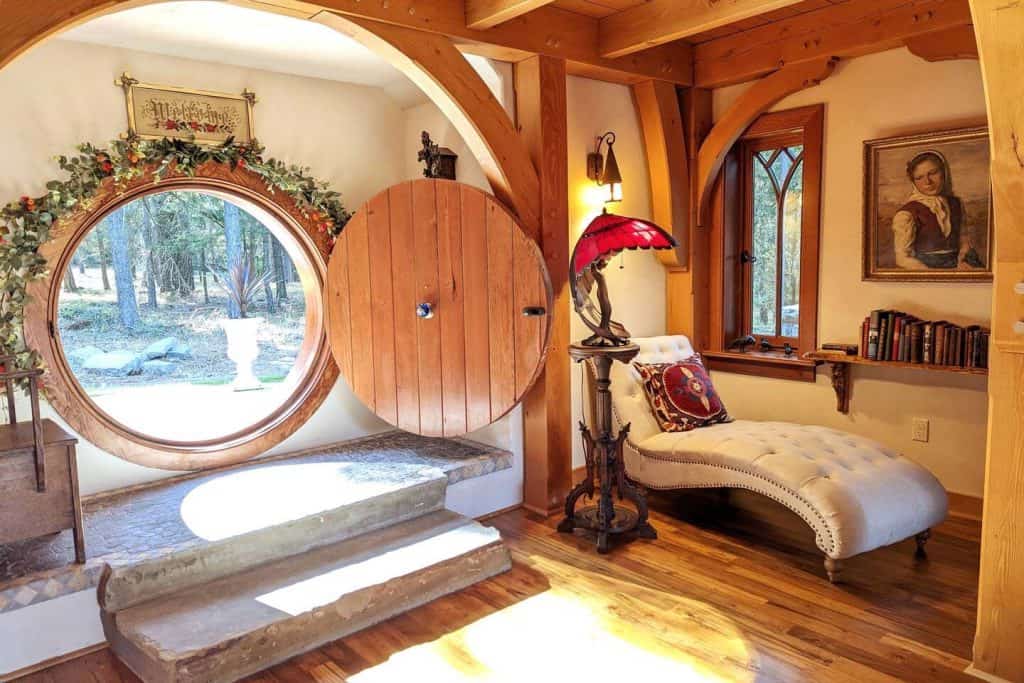 See this amazing stone cottage in Oregon: Hobbit House at Dragonfly Knoll