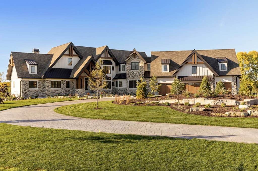 Unforgettable mountain modern dream house in the Minnesota countryside