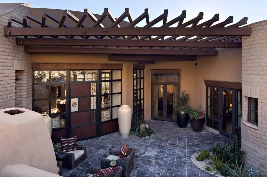 This gorgeous Southwest style house has epic Arizona desert views
