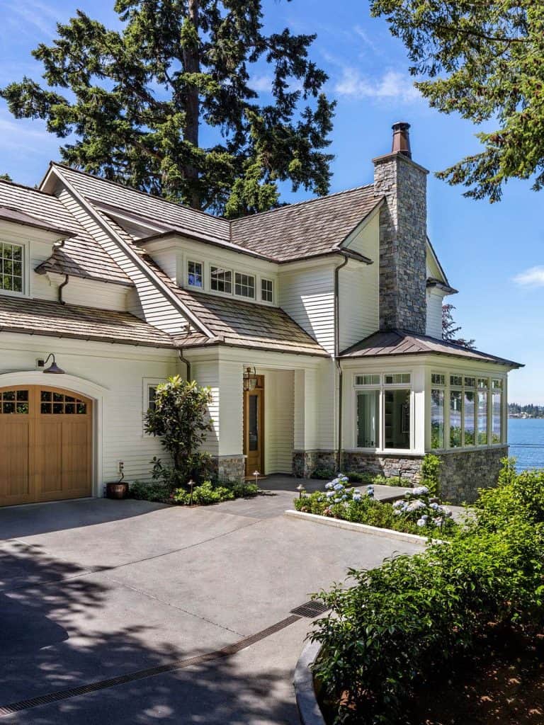 A charming lakeside cottage home with scenic views over Lake Washington