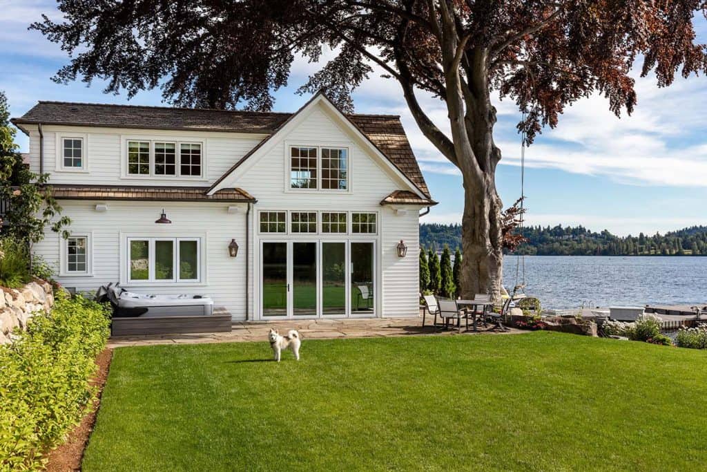 A charming lakeside cottage home with scenic views over Lake Washington